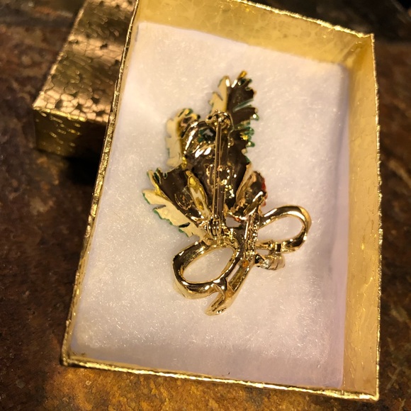 Vintage | Jewelry | Vintage Christmas Holiday Pinecone Swag Pin | Poshmark